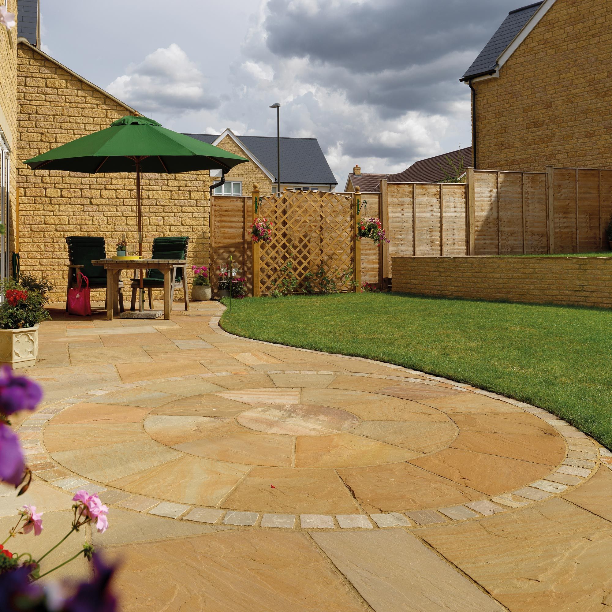 Pavestone Sandstone Paving Pack (Pack of 64) Buff (19.5m²)