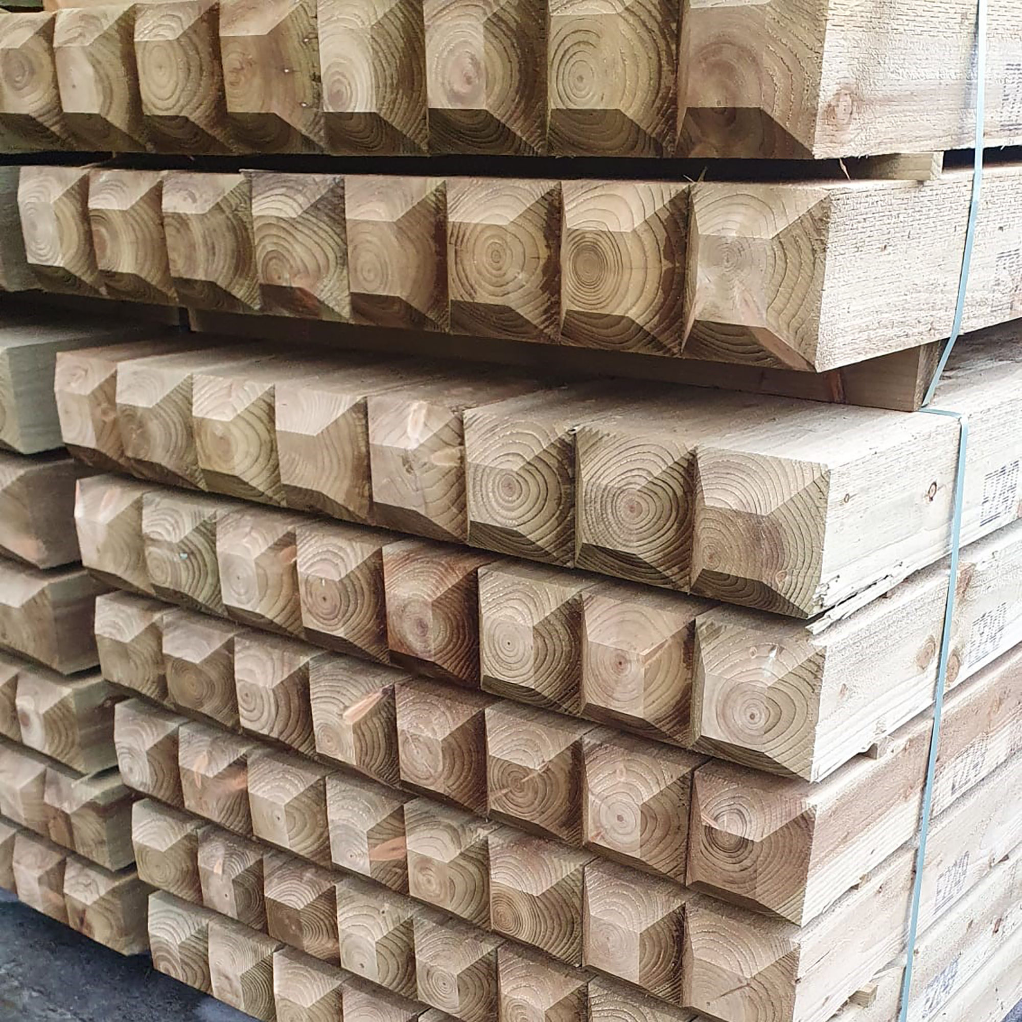 C16 Kingtop Incised Fence Post Tanalised Green 150mm x 150mm