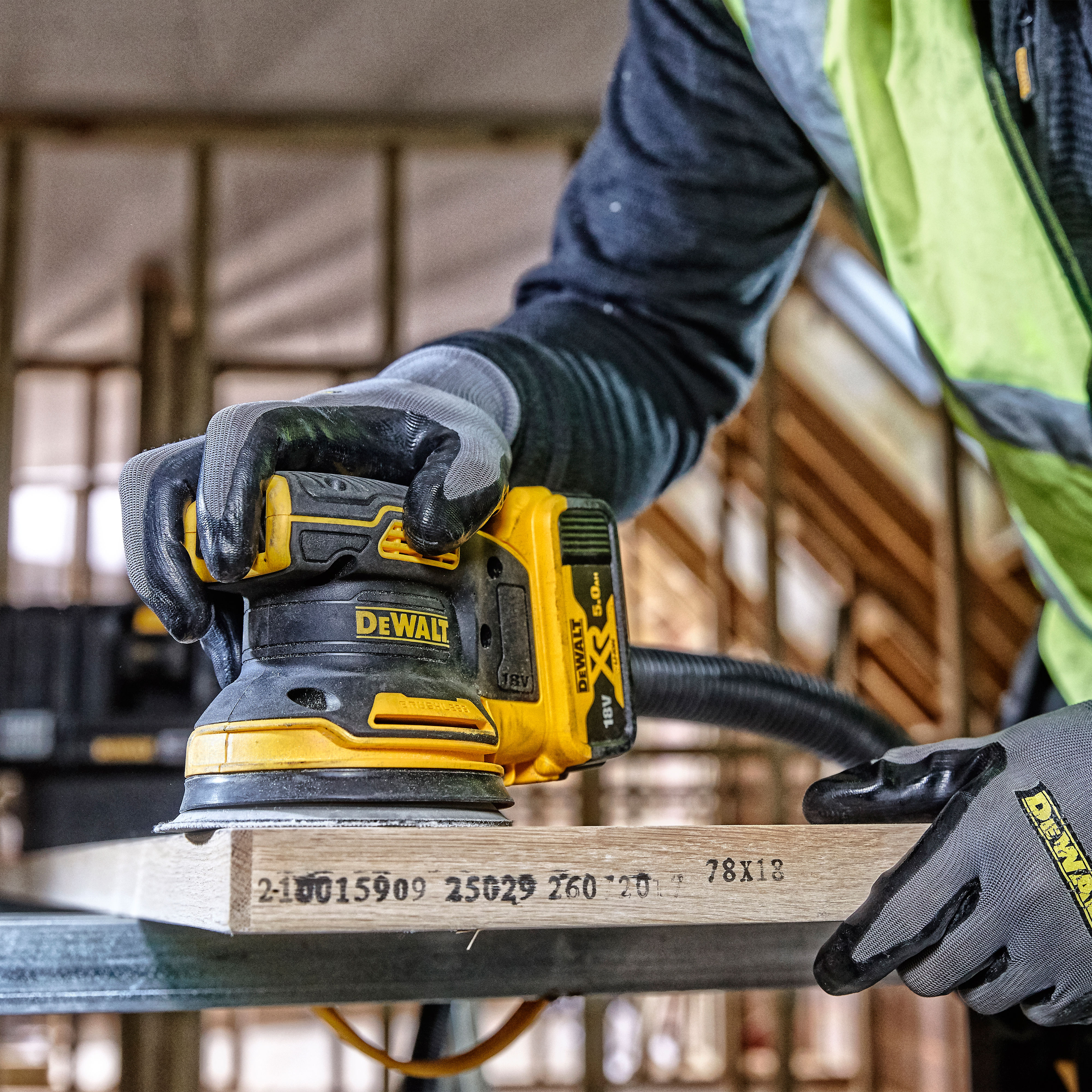 Dewalt XR Brushless Random Orbital Sander Bare Unit 18V 125mm DCW210N
